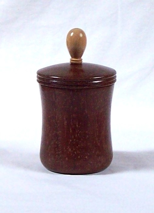 Merbau lidded box | Woodworking.nl