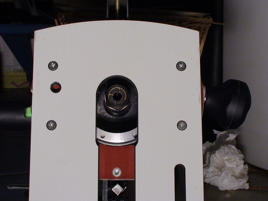 Bevestiging van de Festool OF 1400 op de WoodRat WR900 | Woodworking.nl